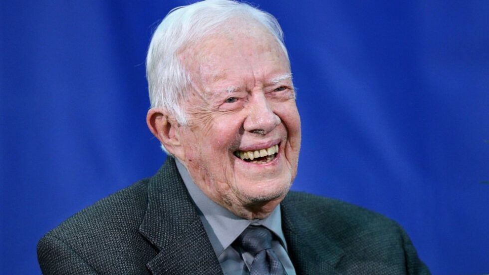 Former President Jimmy Carter receives statesmanship award | George H ...